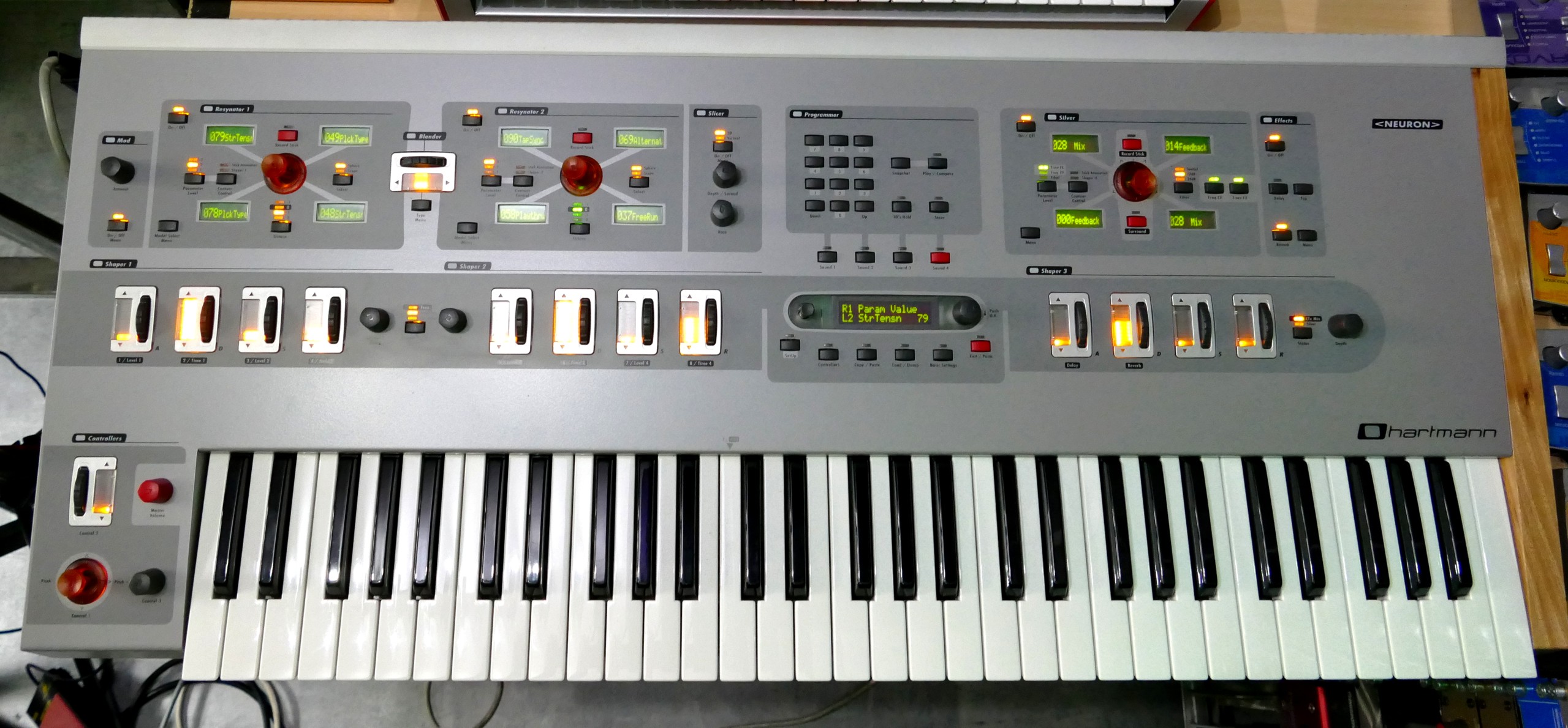 Aliens-Project » very rare synthesizers from the old SynxsS studio ...
